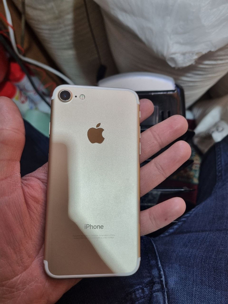 Iphone 7.  Yomkost 71    128  tali ideal ochlmagan