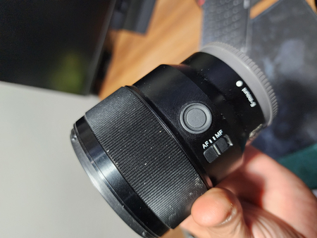 Sony 85 mm f/1,8. E-mount