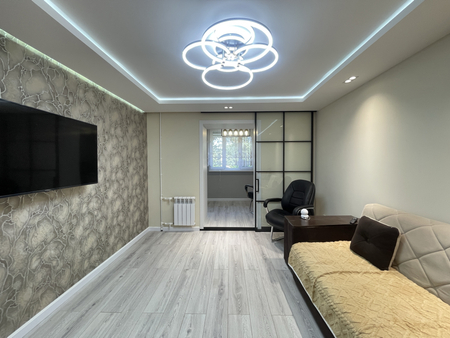 Продажа квартиры Буз базар 3/2/5 укомплектована 68м2