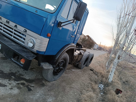 Kamaz tyagach sotiladi