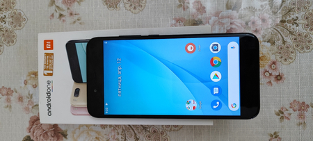 Продается телефон Mi A1 в хорошем состоянии