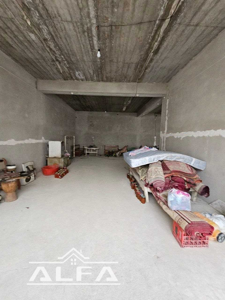 160m² magazin +150m² podvali bilan birga sotiladi.