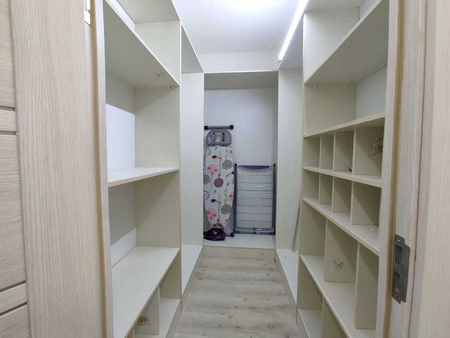 Срочно продается квартира 3/9/9  на Мирабадском районе (J2912)