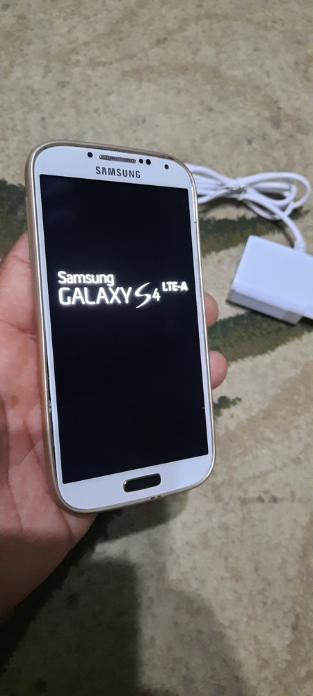 Телефон Samsung S4