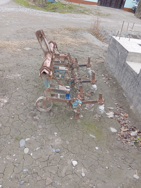 Traktor t25 kamplakt 6ta agrgati bilan chutki hammasi
