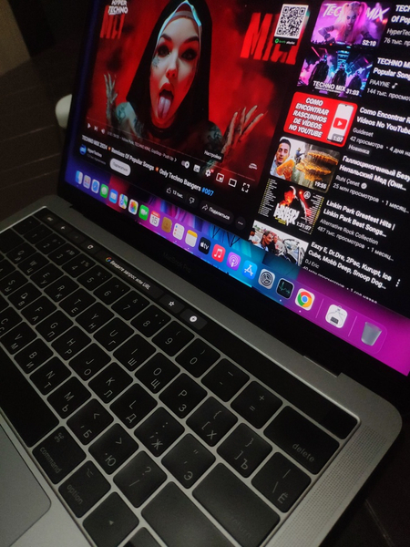 MacBook PRO 14\\\'. Touch Bar/Touch iD. В идеальном состояние.