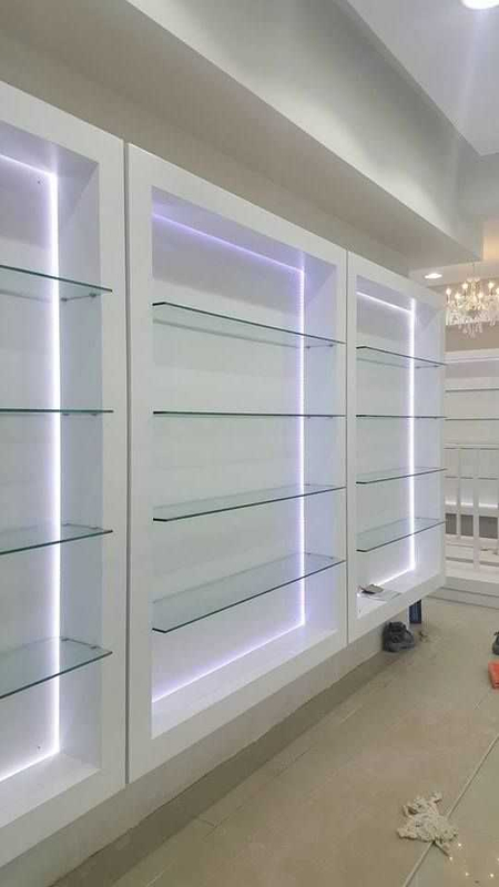 Витрины стеклянные торговые