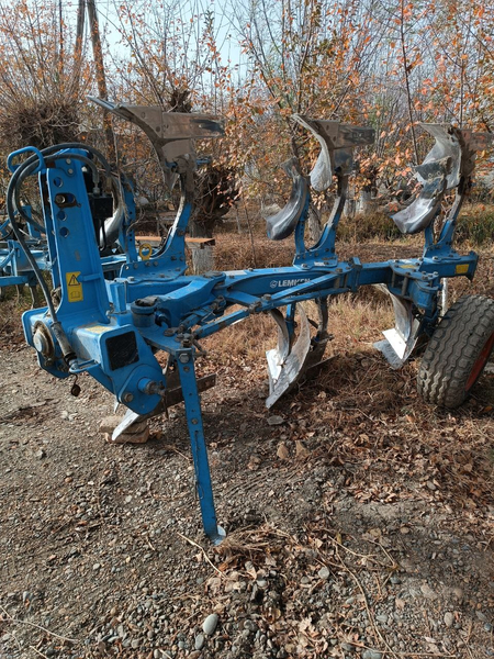 New Holland 60-70 Sotiladi +Lemken plug