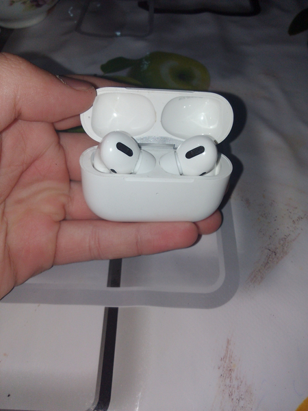 Air pods pro korobkalari bor