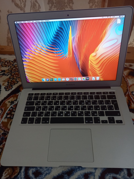 Macbook  срочно продаеться