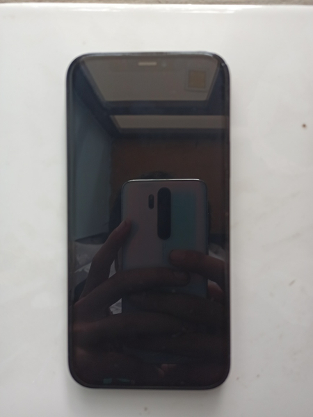Iphone 12 pro sotiladi