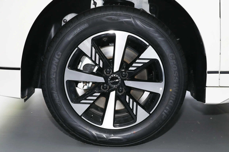 Совершенно новый электромобиль BYD e2