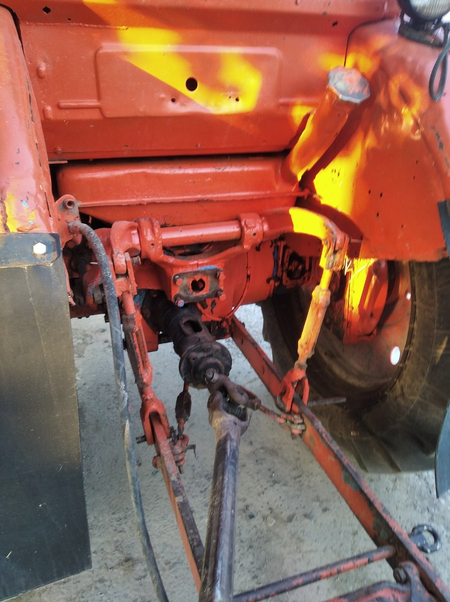 T40 traktor tukan perspadbor
