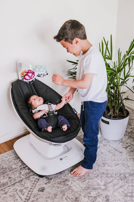 Электронная люлька последного поколения. 4moms mamaRoo
