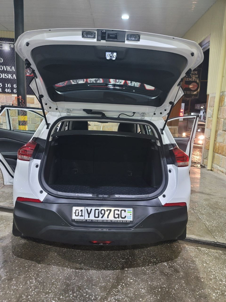 Tracker-2 LTZ Sotiladi