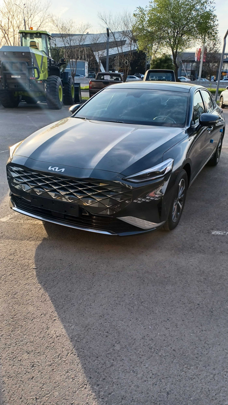 Kia 8 hgbrid sotiladi