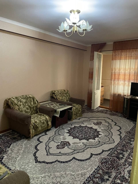 Продается 2 ком. кв. 8 эт. Трелистник 80 магазин.