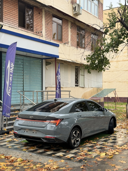 Hyundai Elantra Full