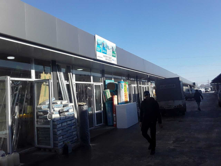У дороги. Куйлюк. Под Магазины или Производство.