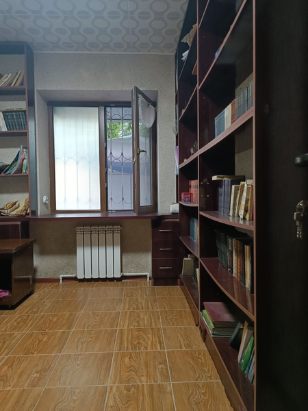 Под офис, 68+12 кв.м., 142000 у.е. Ш.Руставелли