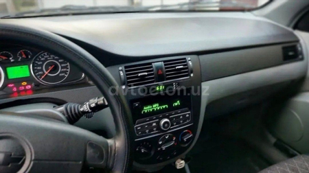 Chevrolet Gentra 1 pozitsiya