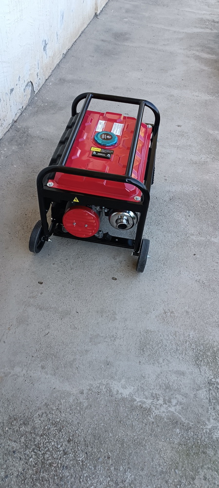 3,5kw Divijok sotiladi ! Benzin va gazda ishlaydi