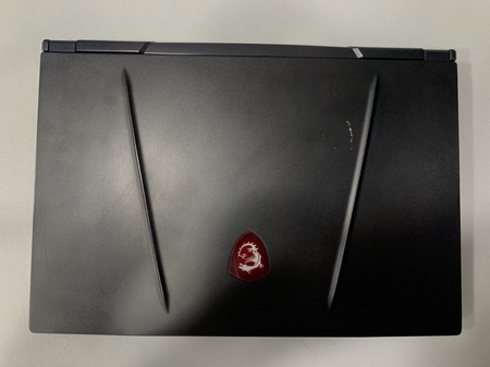 MSI note book srochna sotiladi