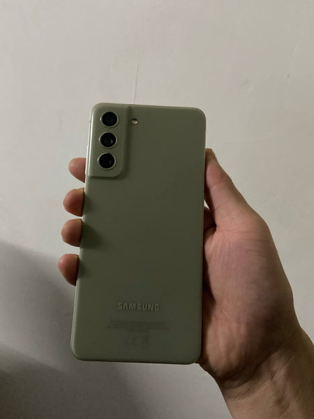 Samsung S21 FE 5G с гарантией