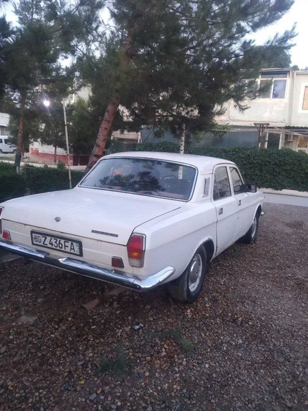 Volga oʼn besh milyon deyapmiz matori yaxshi moshina Kogon shaxarda