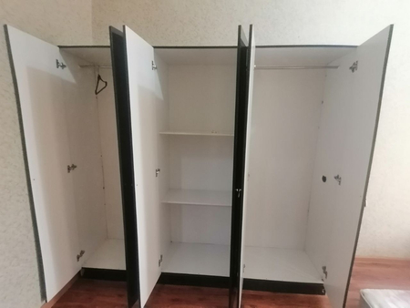 Газ плита, шкаф, прихожый, спалный