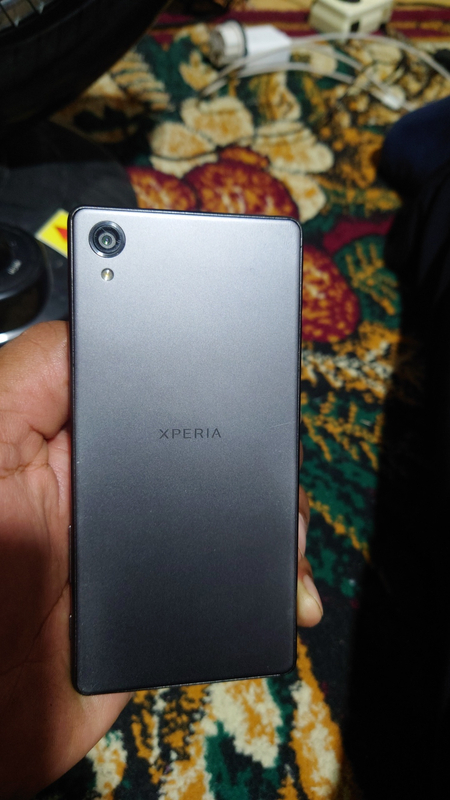 Sony xperia X   F 5121