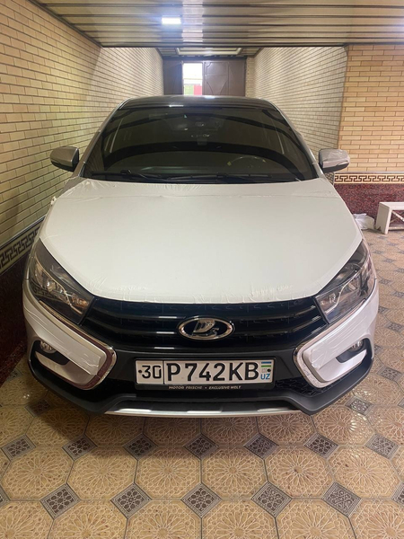Lada Vesta cross