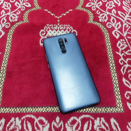 Redmi 9. 64 GB дисплей бутун