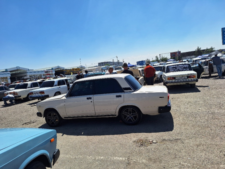 Vaz 2107 sotiladi