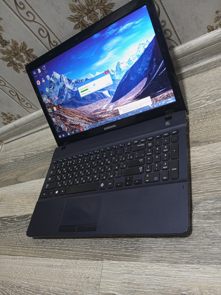 Samsung intel celeron 4/500gb