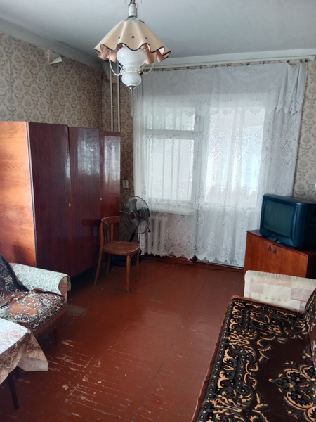 Продается 1-комнатная квартира в центре Чирчика