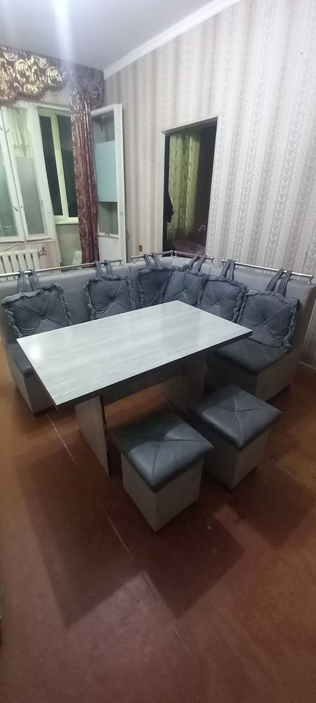 Kuxinni Ugalok Sotiladi Xolati Zur Narxini Azgina utib beriladi