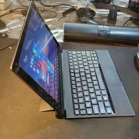 Планшет lenova Yoga tablet-2
