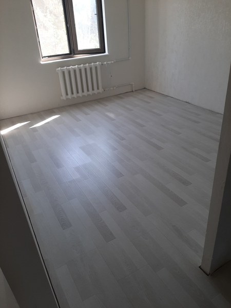 Tarket plintus ustanofka  nalevnoy quyamiz