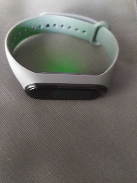 Часы Mi band 4 / ми бэнд 4 / ми банд 4 (б/у).