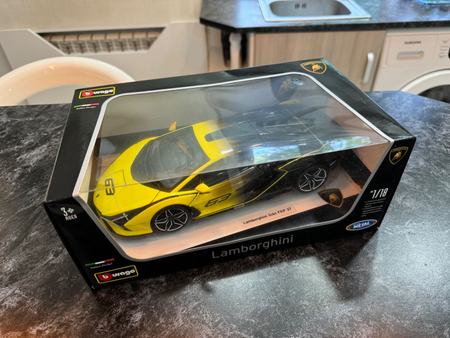 Lamborghini игрушка 1:18