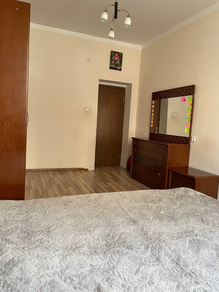 Sergili 6A moshina bozorni orqasi