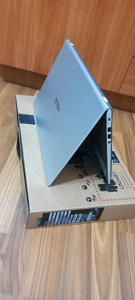 Ноутбук ASUS 515x