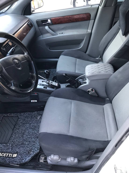Lacetti sotiladi 1,8 holati zor gazi bor narxini kelishamiz