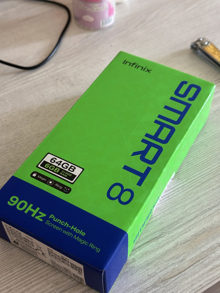 Infinix smart 8 yengi