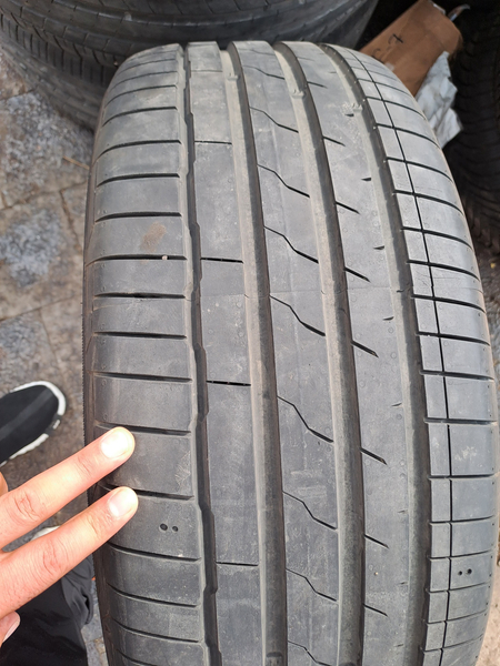 Hankook razna-shiroki sotiladi
