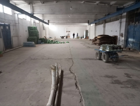Navoiy shahrida ba'za arendaga beriladi 1000m²