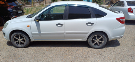 Lada granta 2014 sotiladi