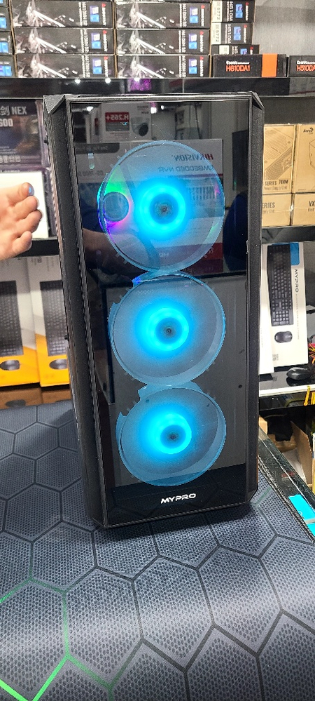 Tayyor  kompyuter ,manitor 24/75hz