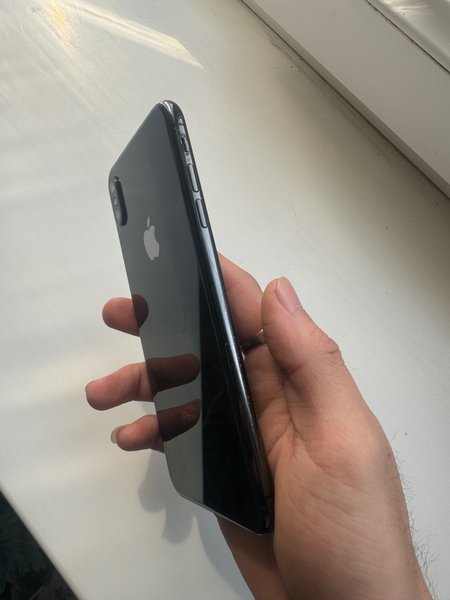 В продаже IPhone XS Max